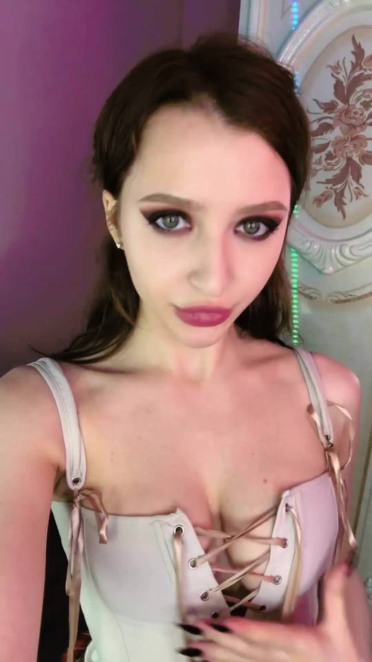 I’m naughty if you say I’m naughty | Scrolller