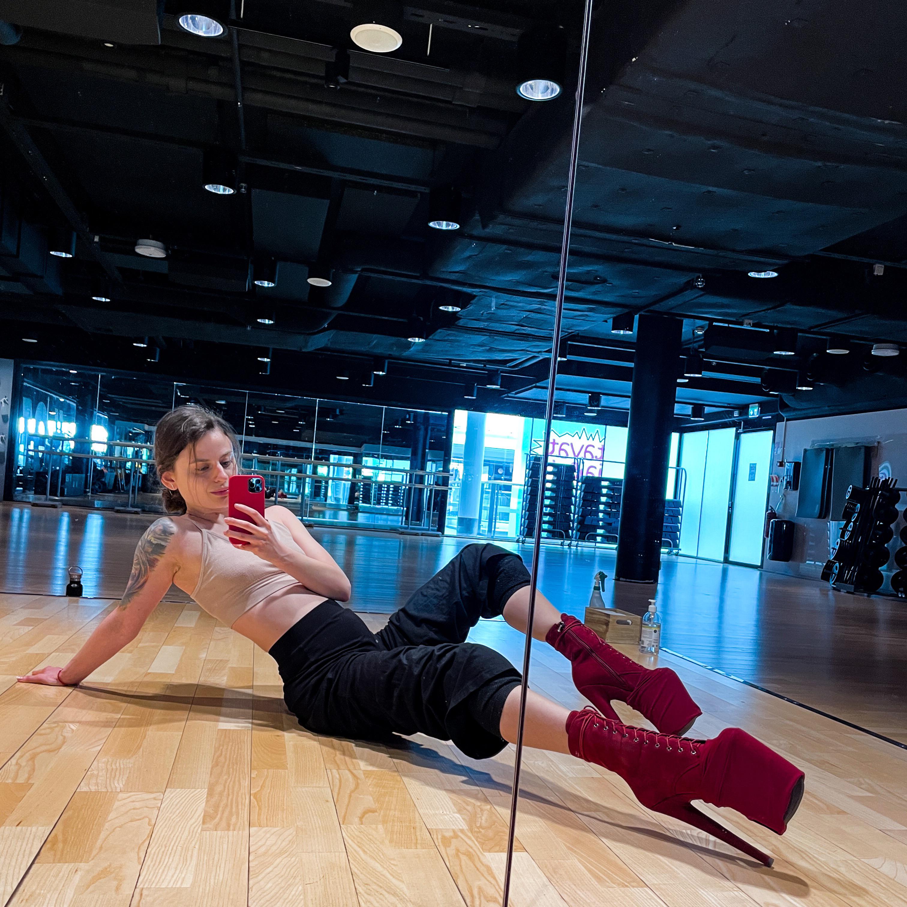 I missed my dance classes! Looking forward to creating something beautiful 🖤 | Scrolller