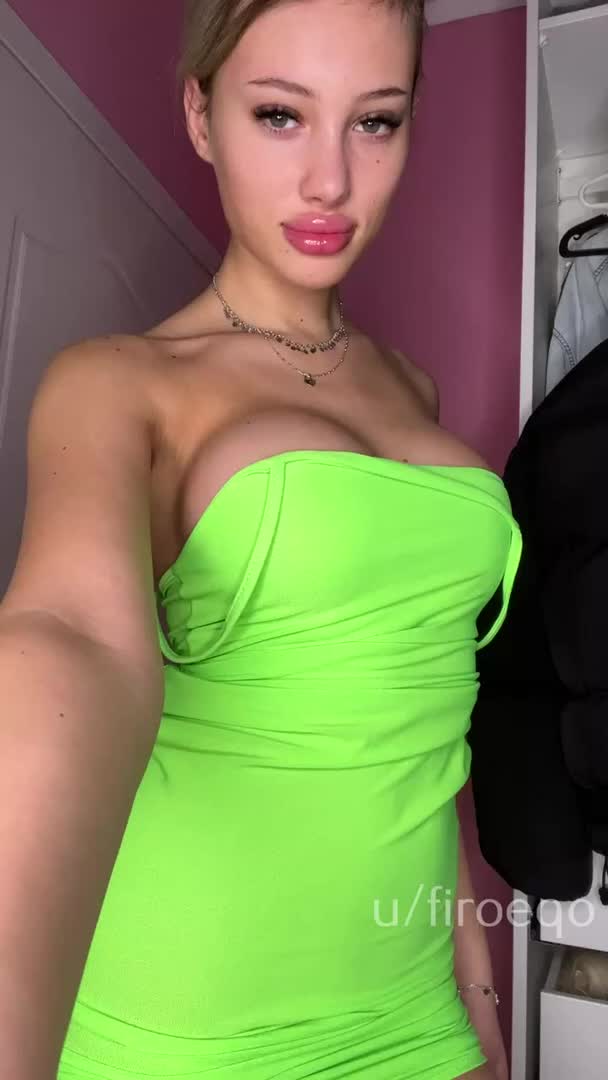 I need a face to sit on... | Scrolller