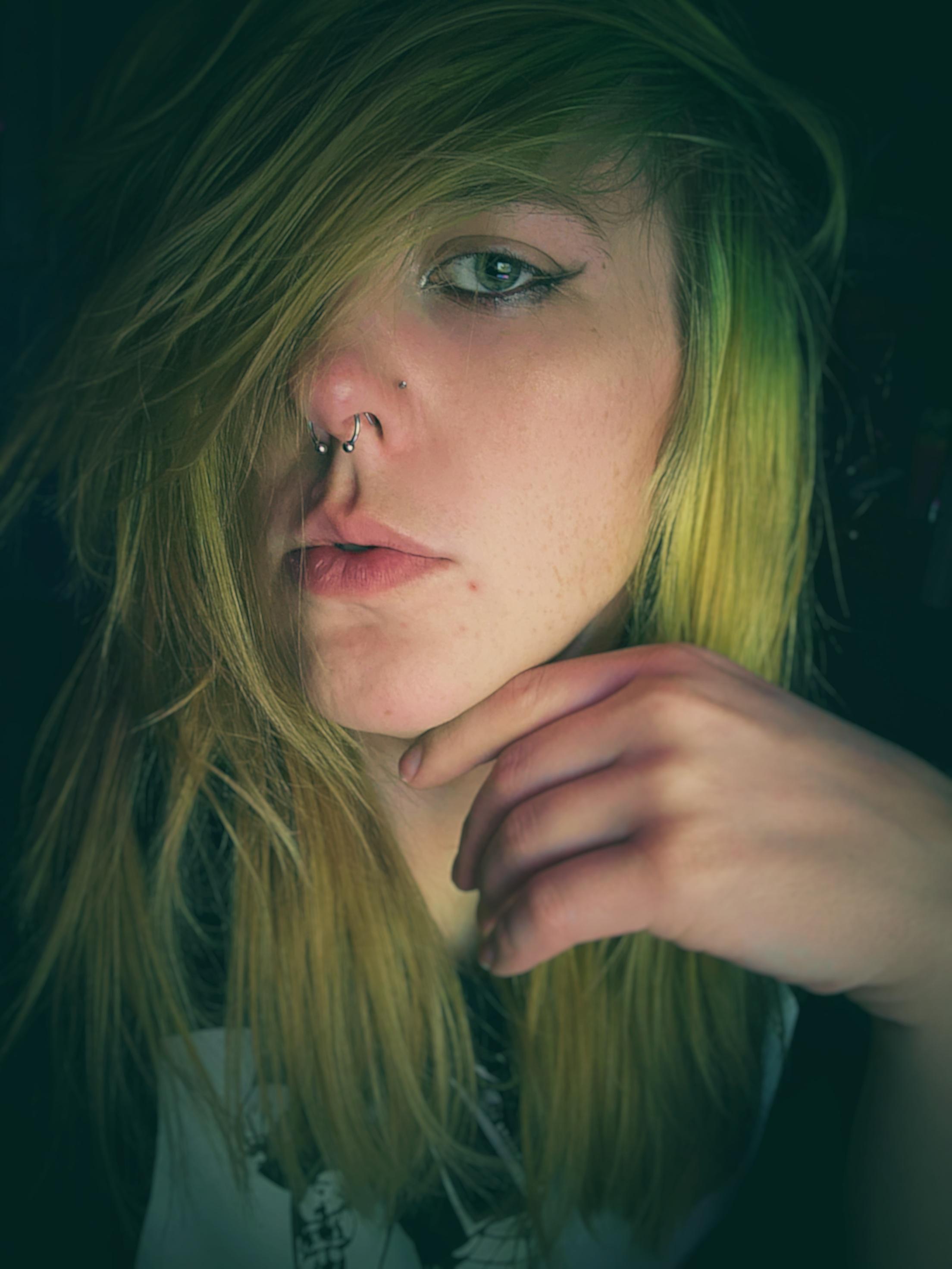 I put some makeup on, what do you think? :) | Scrolller