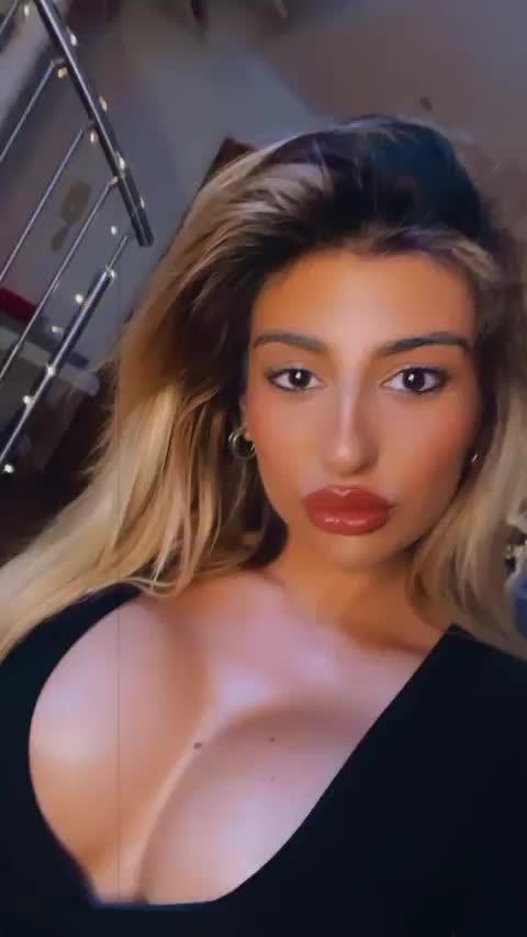 Let Me Sit On Your Face Scrolller