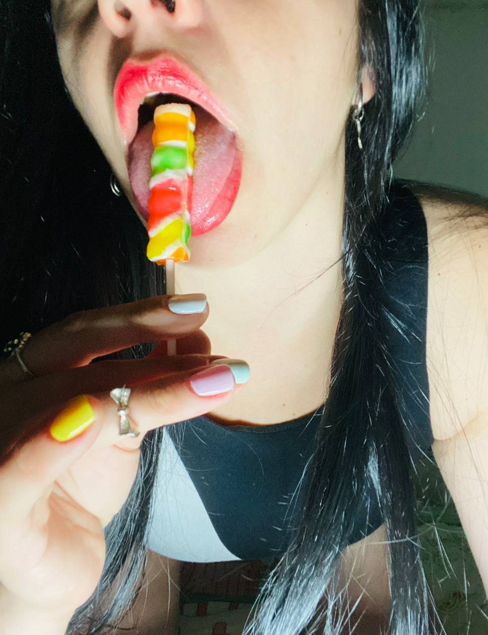 I want candy 🍭 | Scrolller