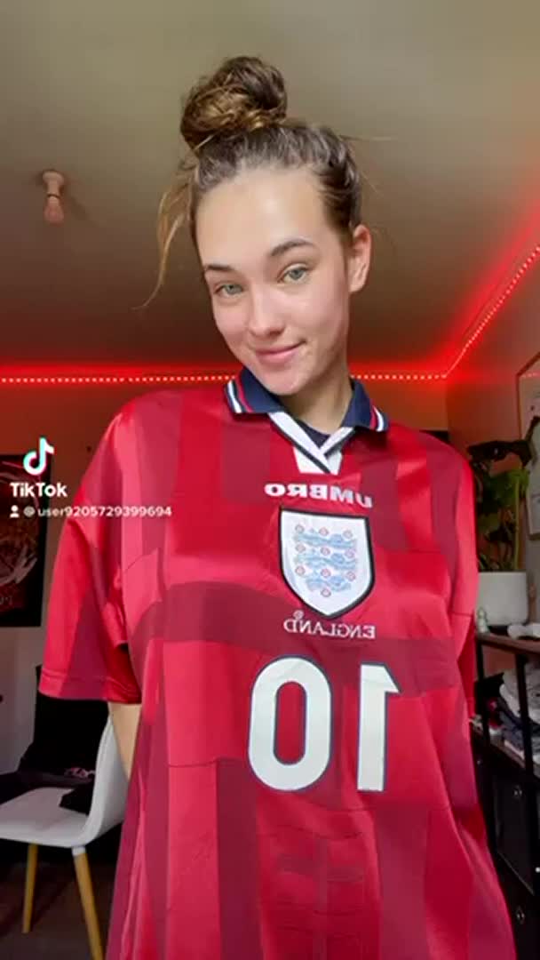 I want England to win 🏴󠁧󠁢󠁥󠁮󠁧󠁿 (20F) | Scrolller