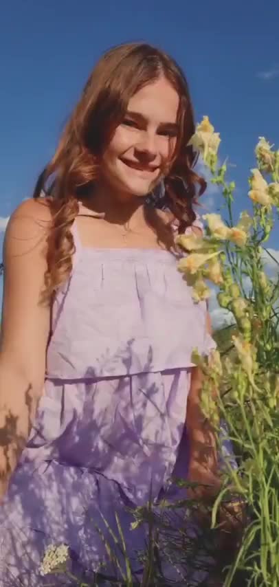 I wanted to show off my tiny body today | Scrolller