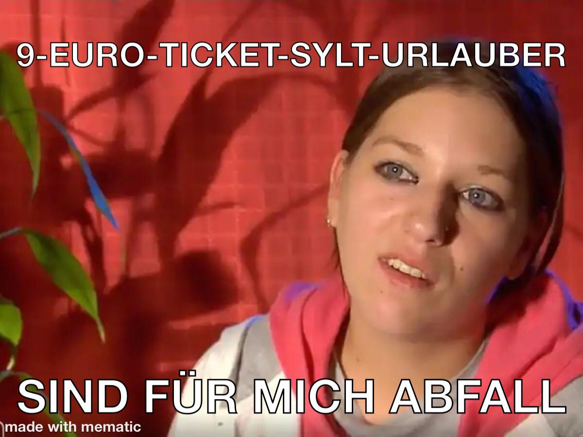 Ich🏝iel | Scrolller