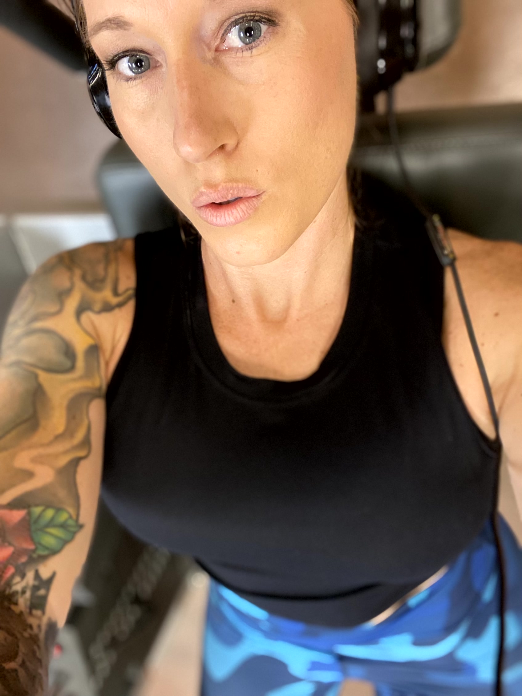 If I sent you this at work, how would you respond? Have a great day! #Hotmom | Scrolller