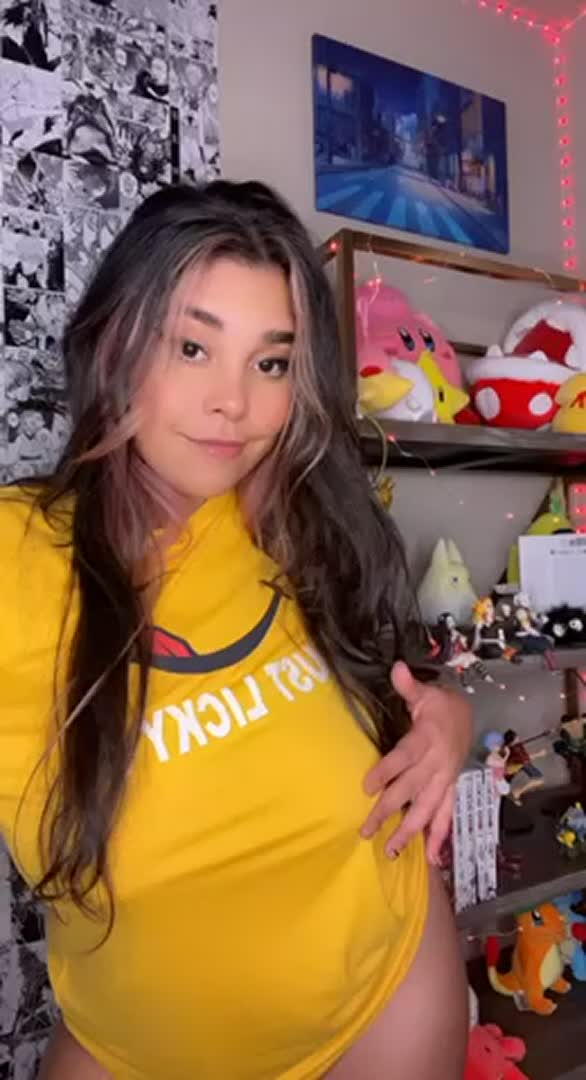 If you like barely legal teens then would you prove it by eating me out? | Scrolller