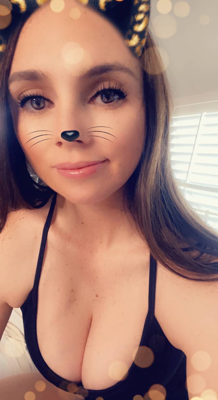 i'm a college girl with 34DDs | Scrolller