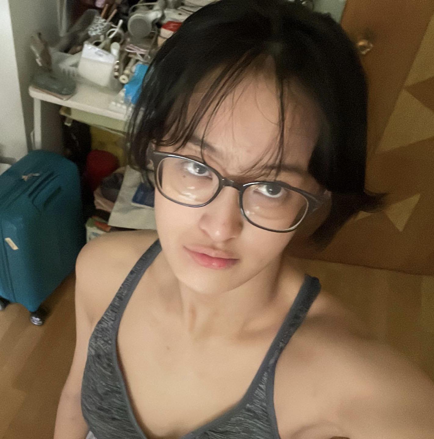 im actually not sure 😭😭 [16F] | Scrolller