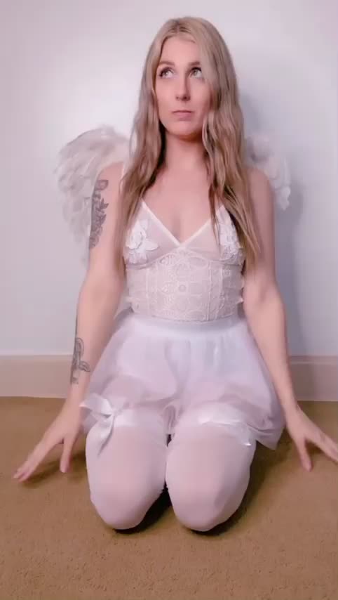 I'm always a good girl | Scrolller