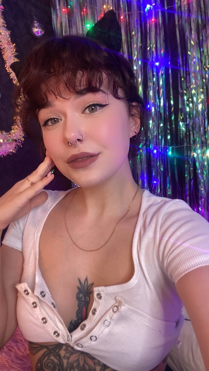 I'm cute kitten today 😻 | Scrolller