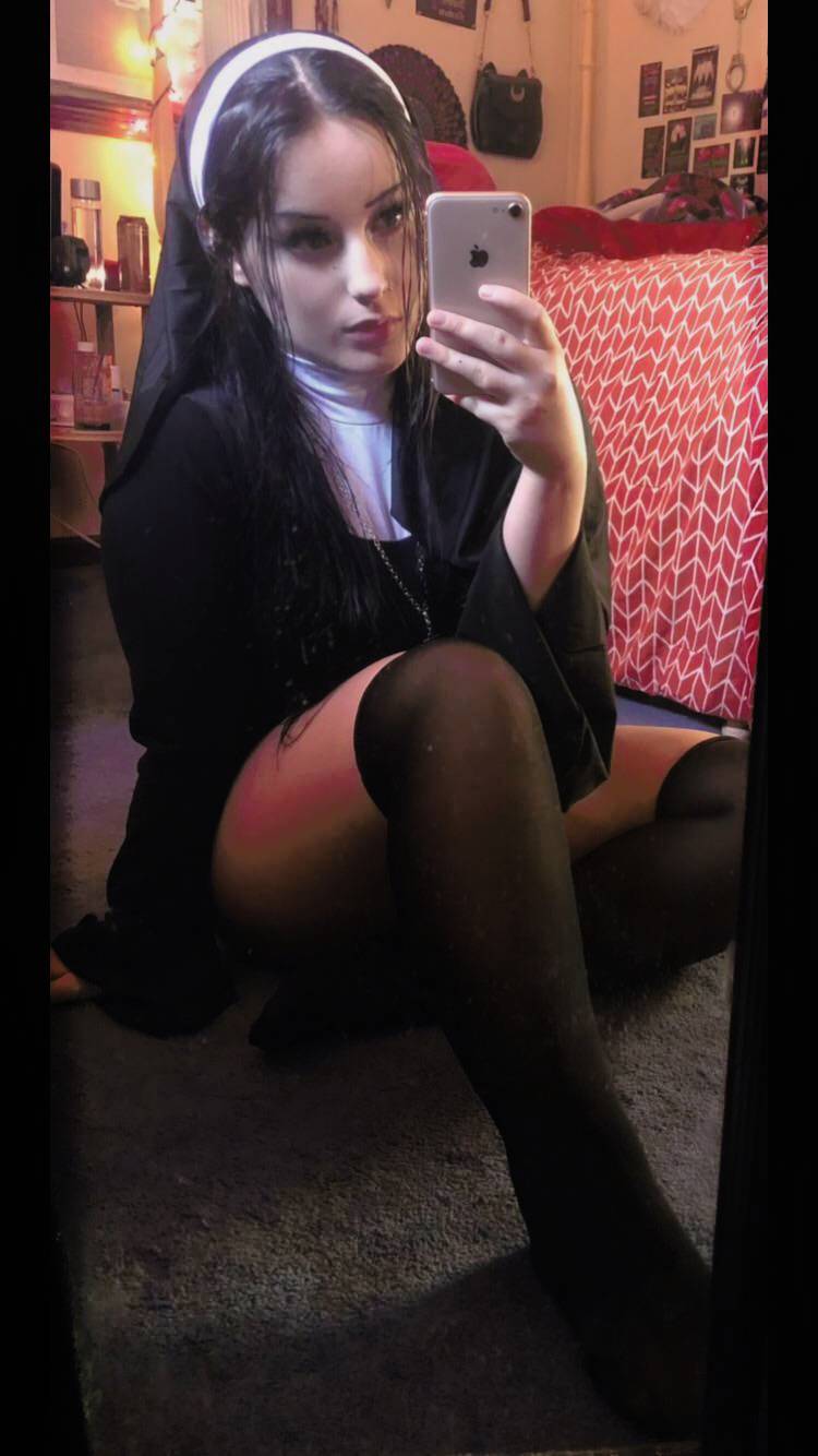 im in your walls | Scrolller