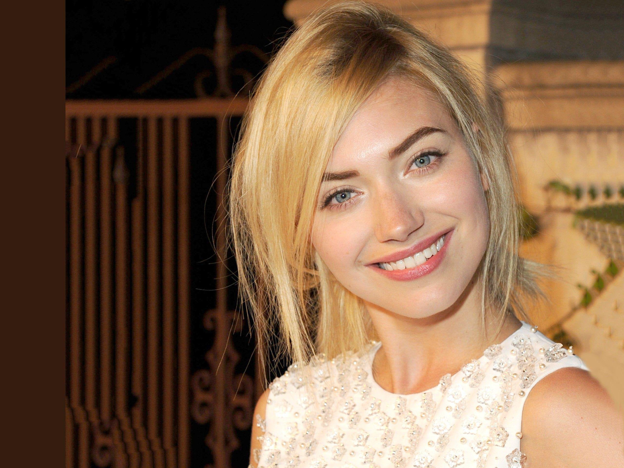 Imogen Poots | Scrolller