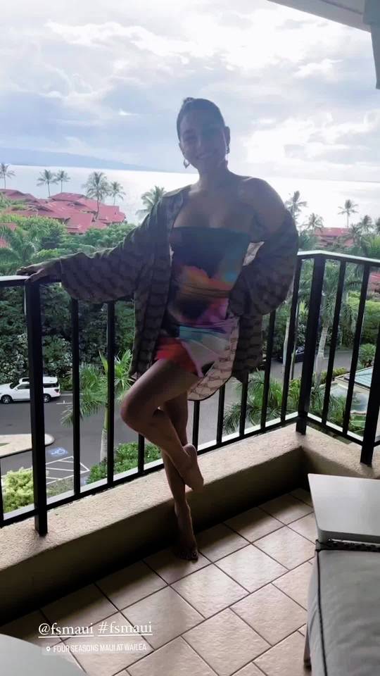 In balcony in Maui | Scrolller