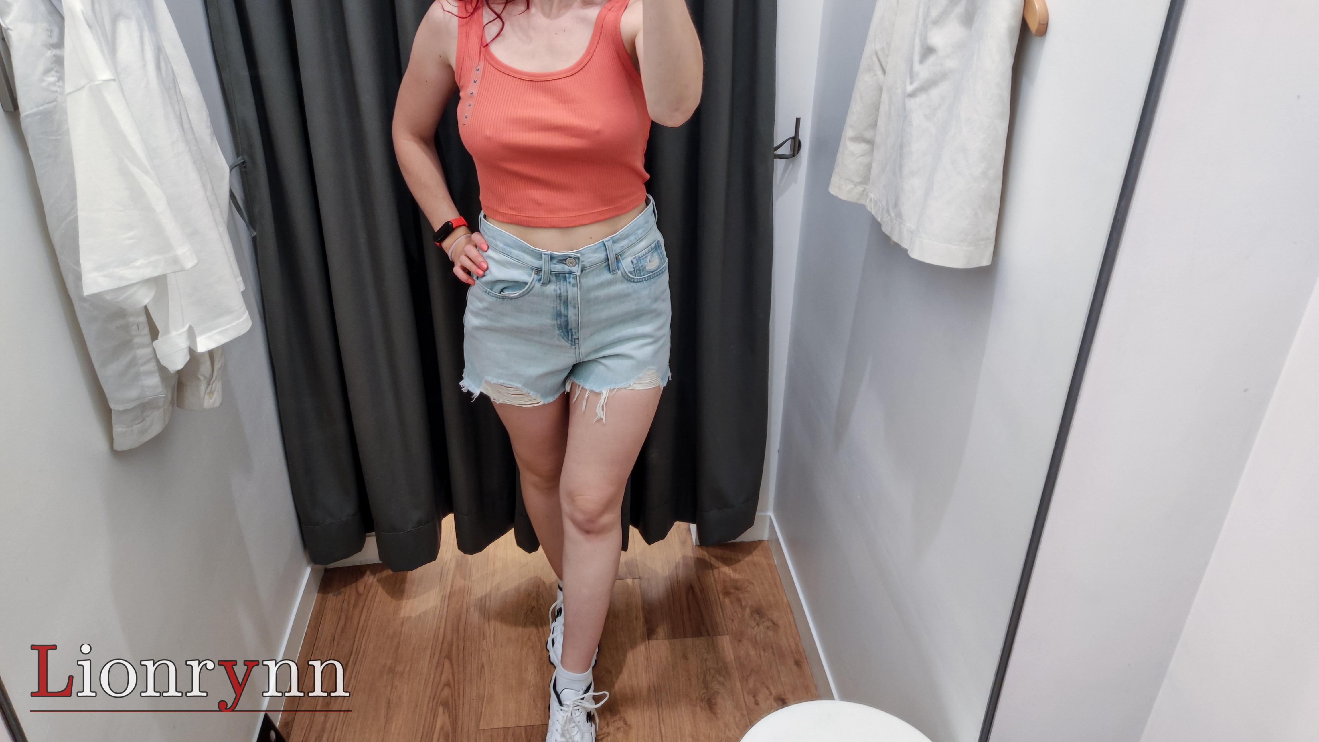 In the fitting room [OC] | Scrolller