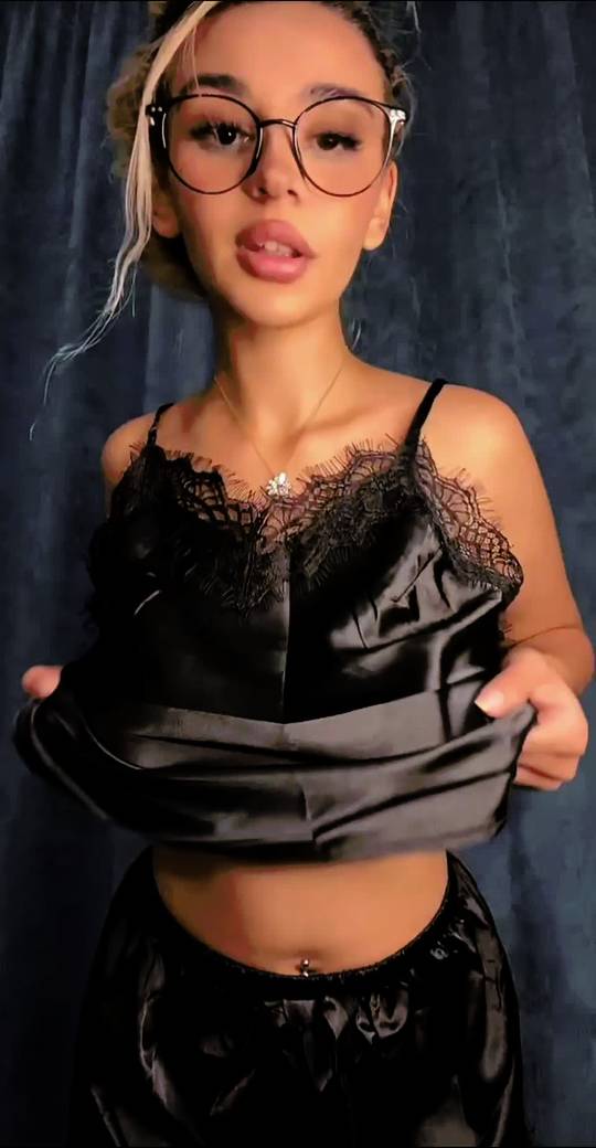 In the mood to send nudes | Scrolller