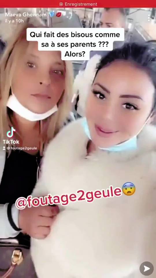 Influencer Kissing Her Mother Scrolller