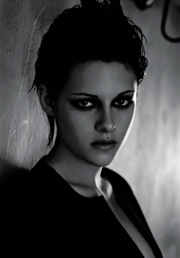 Interview Magazine 2009 | Scrolller