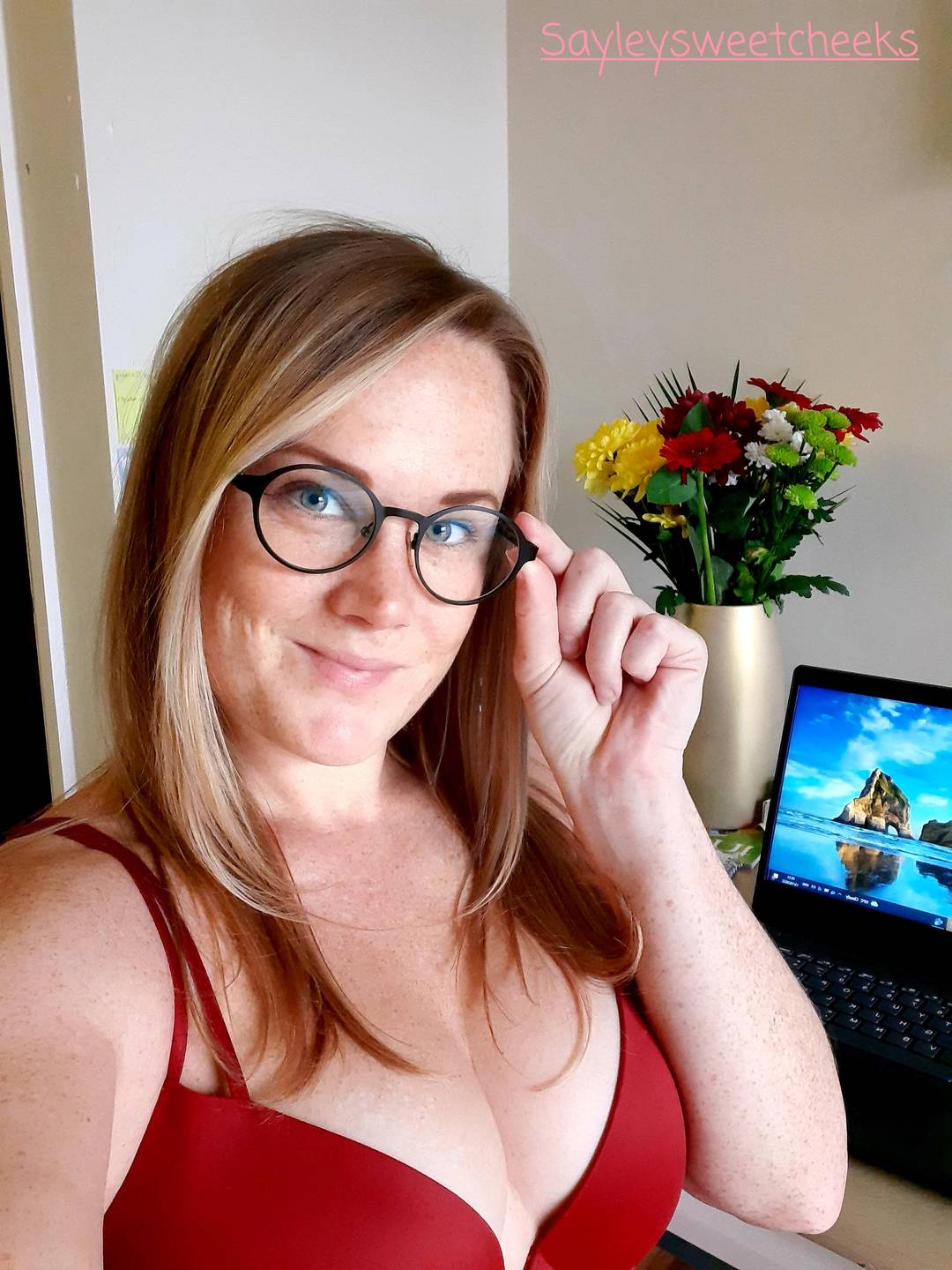 Introducing myself, England bound natural red head at your service ...