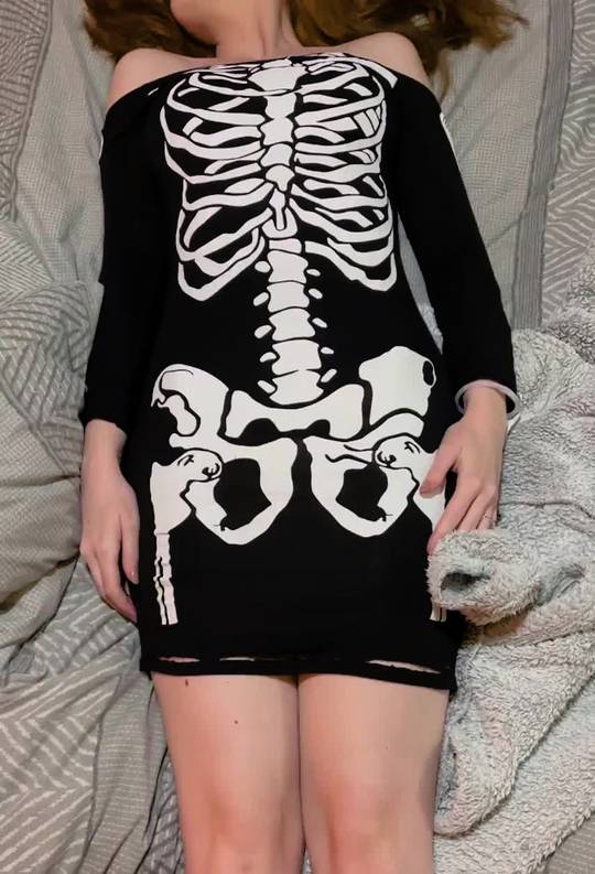 Invitation to bone me | Scrolller