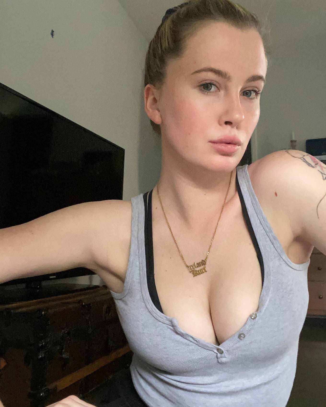 Ireland Baldwin | Scrolller