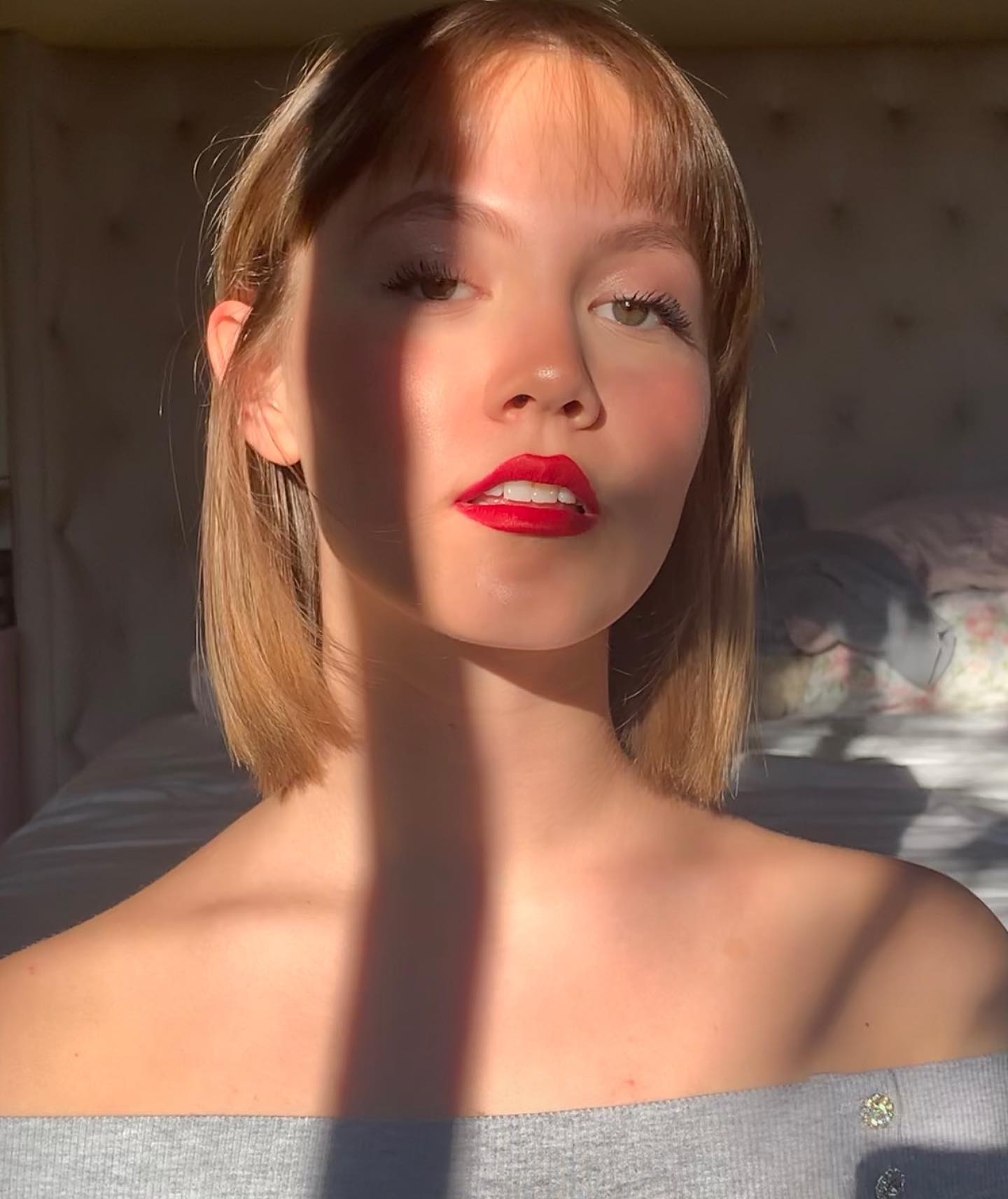 Iris Apatow | Scrolller