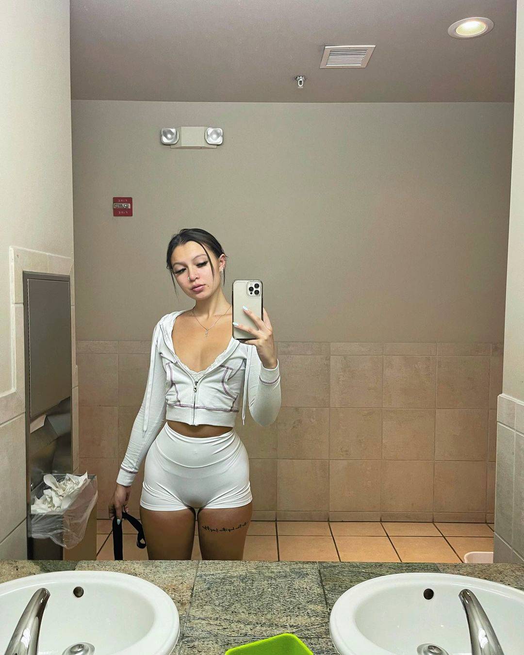 is my fav color | Scrolller