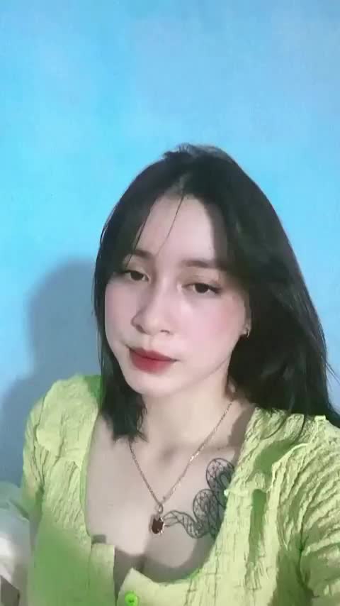 Is this a trend or something? I keep seeing these pop up on IG | Scrolller