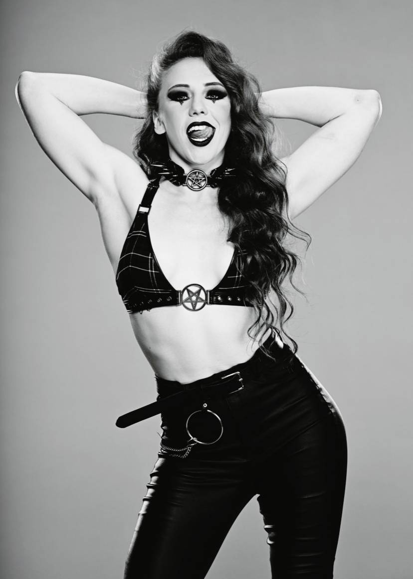 Isla Dawn | Scrolller