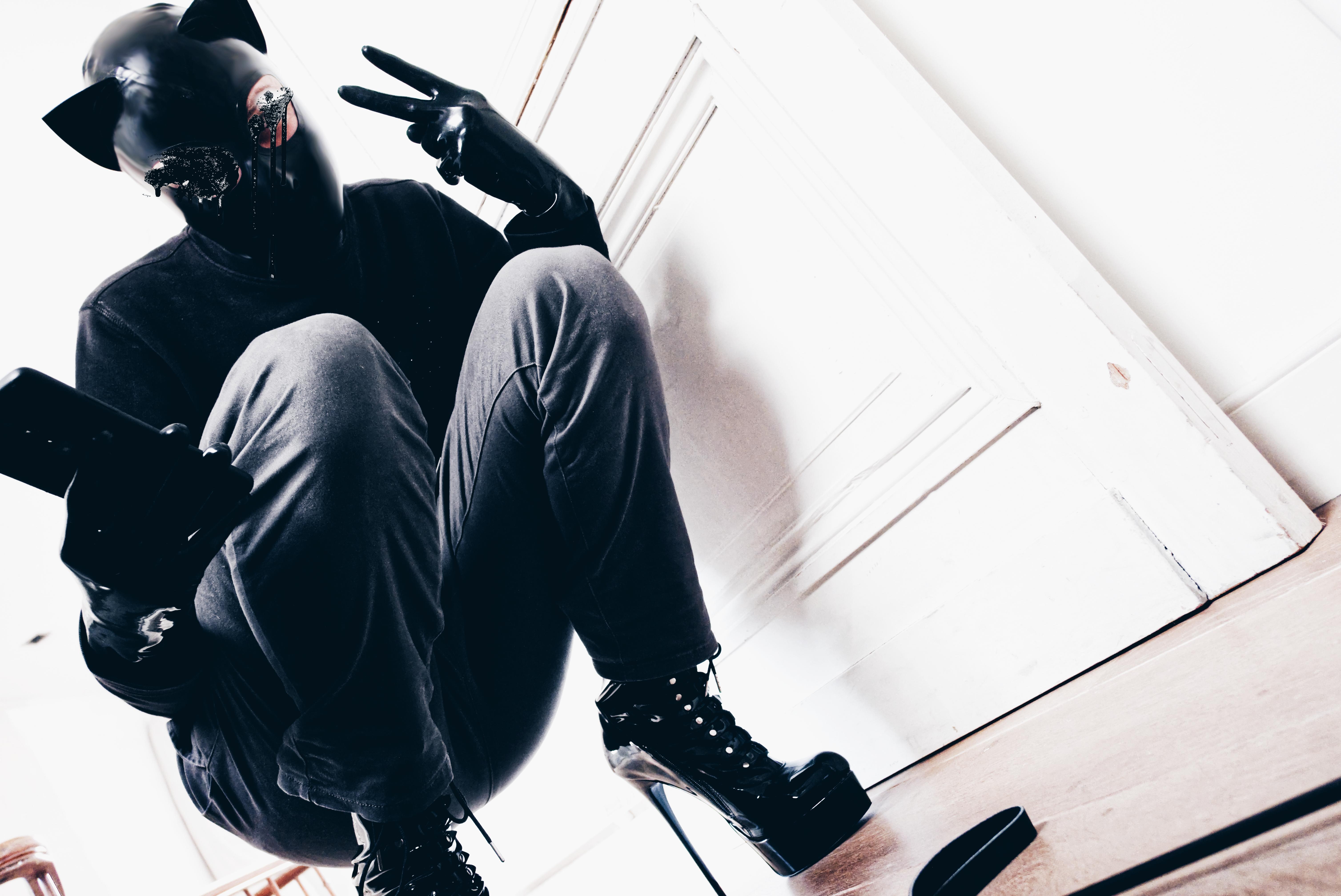 it doesn't always have to be skinpy outfits and lewd poses. Sometimes I ...