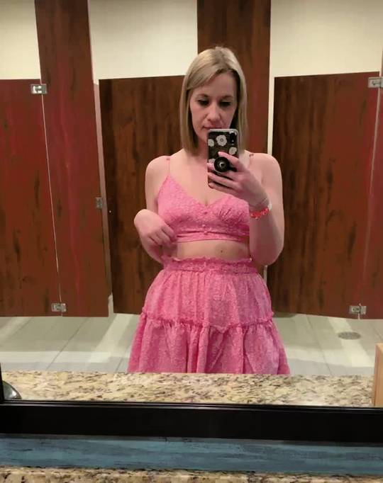 No bra today🤗 (f) | Scrolller