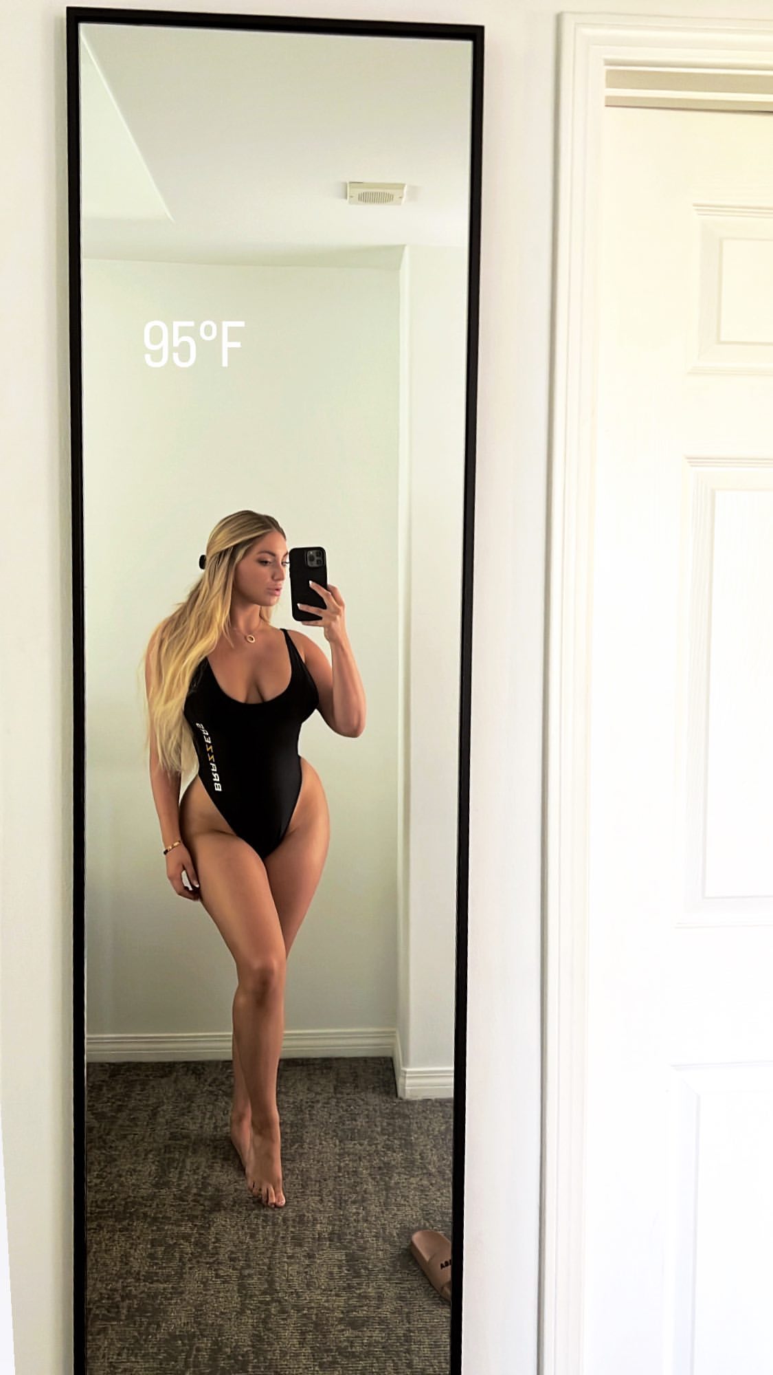 it's selfie time 😎 | Scrolller