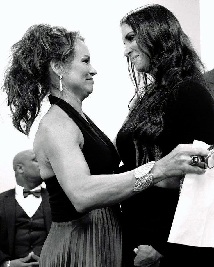 Ivory And Stephanie Mcmahon Scrolller