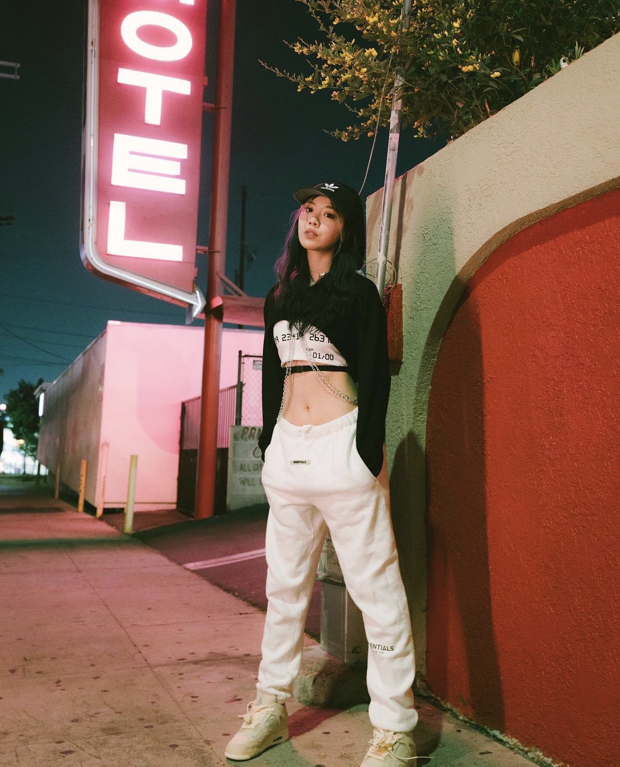 Jaime's cute belly | Scrolller