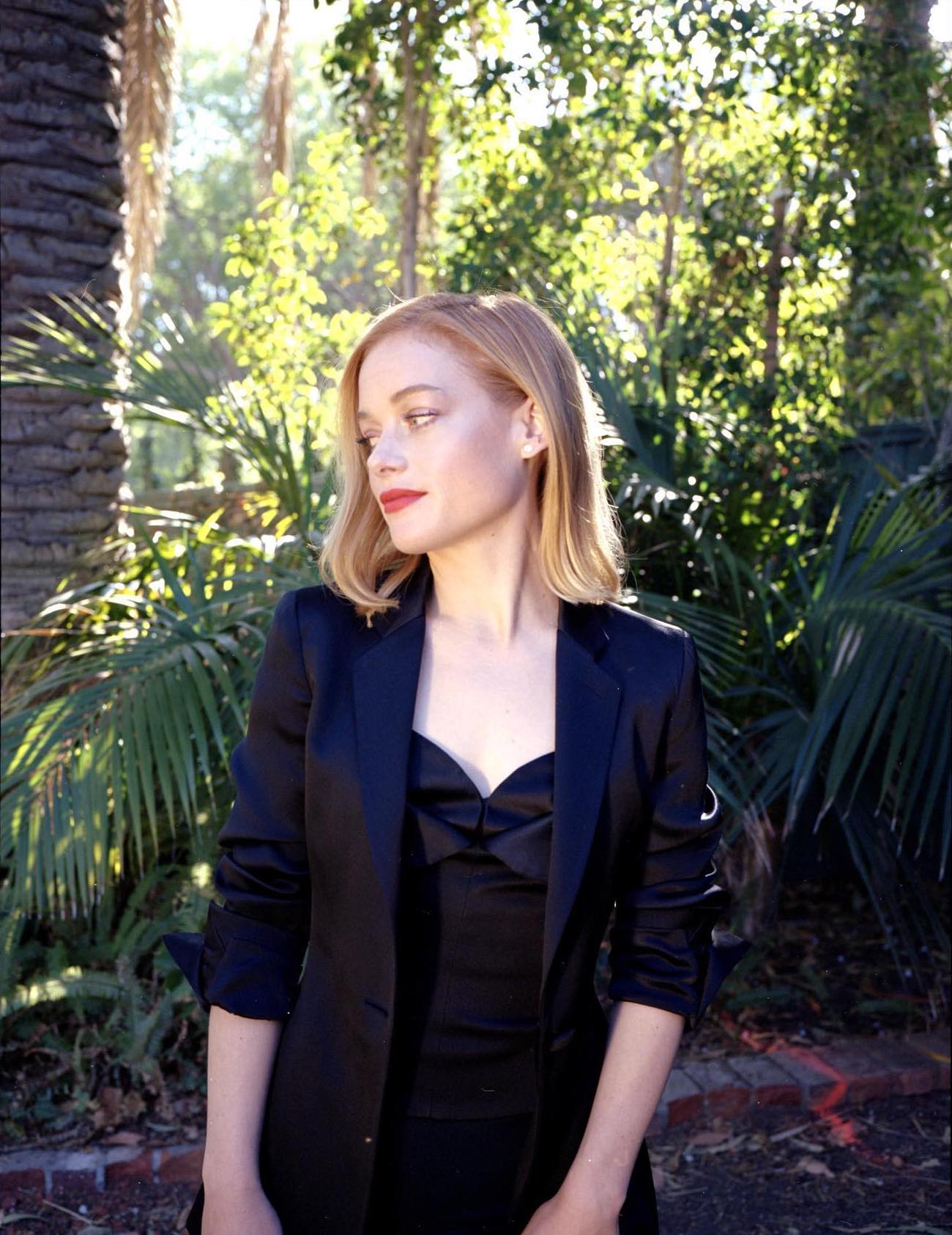 Jane Levy Scrolller