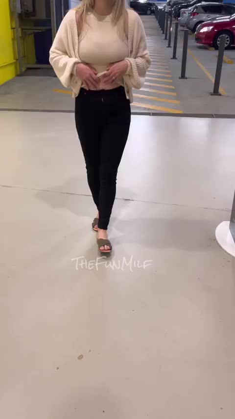 Jaw drop | Scrolller