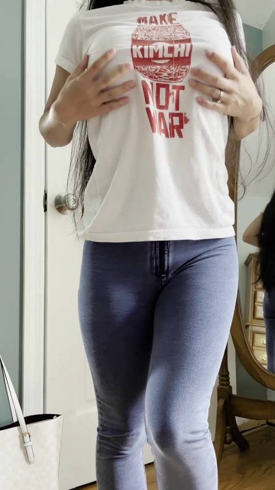 Jeans, tshirt and no bra is a fun combination | Scrolller