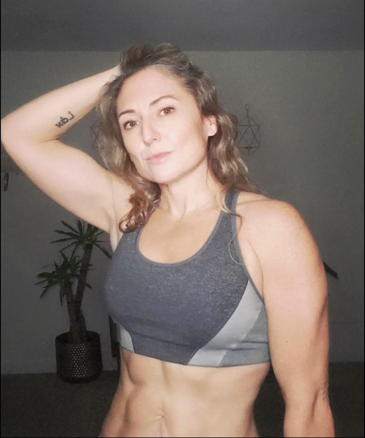 Jess. Virginia Beach VA | Scrolller