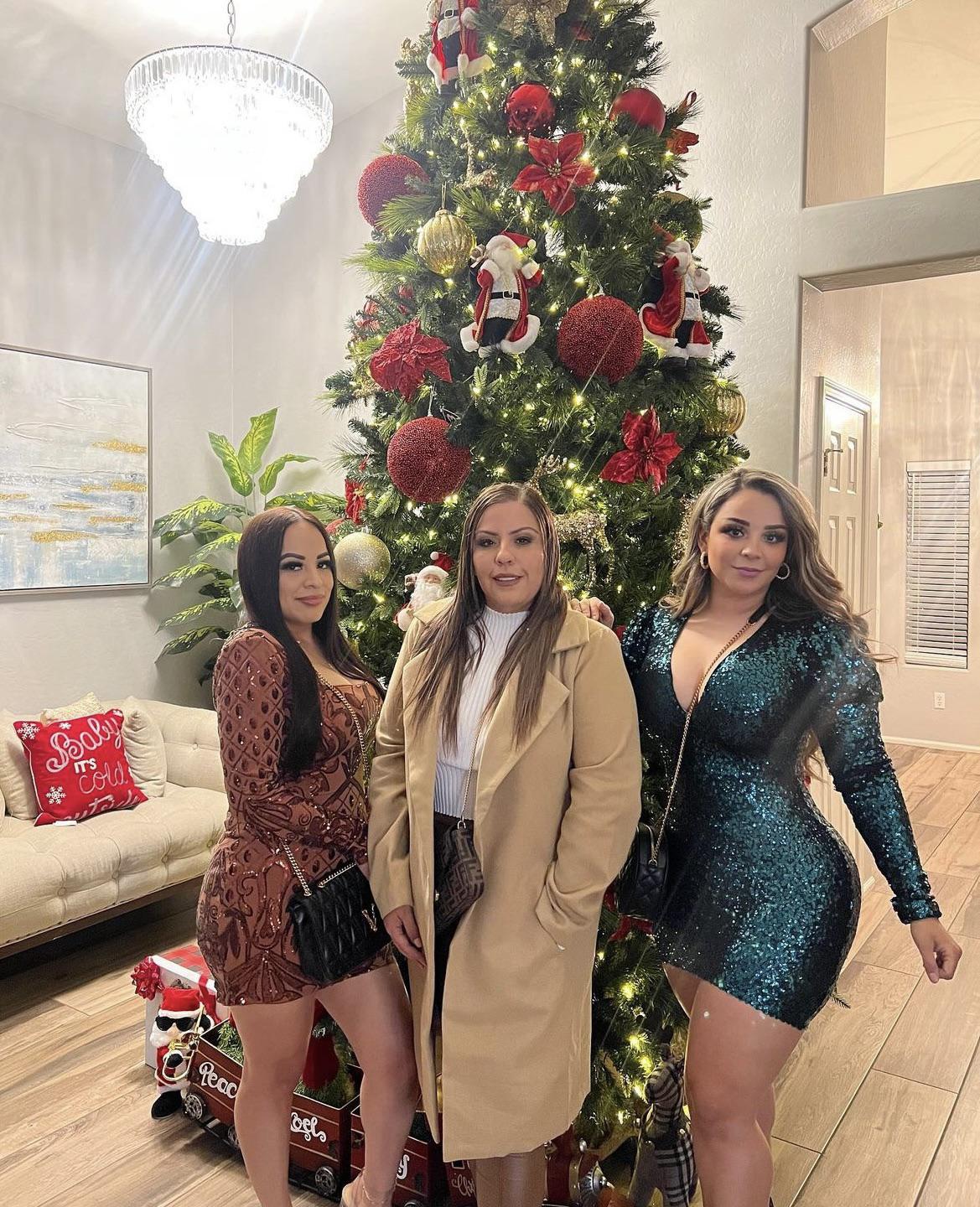 Jingle Belles | Scrolller