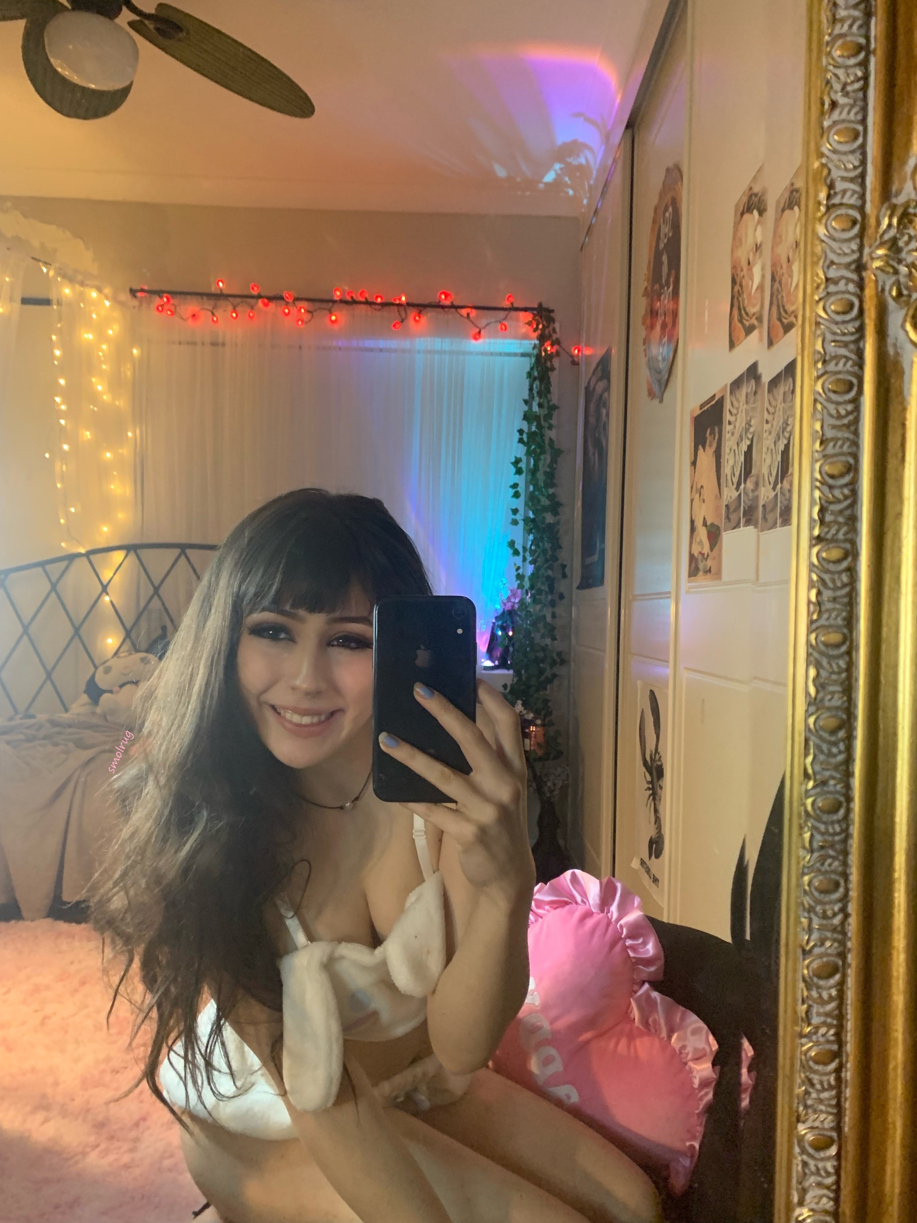 Just a bunny girl living her best life 🤍18f | Scrolller