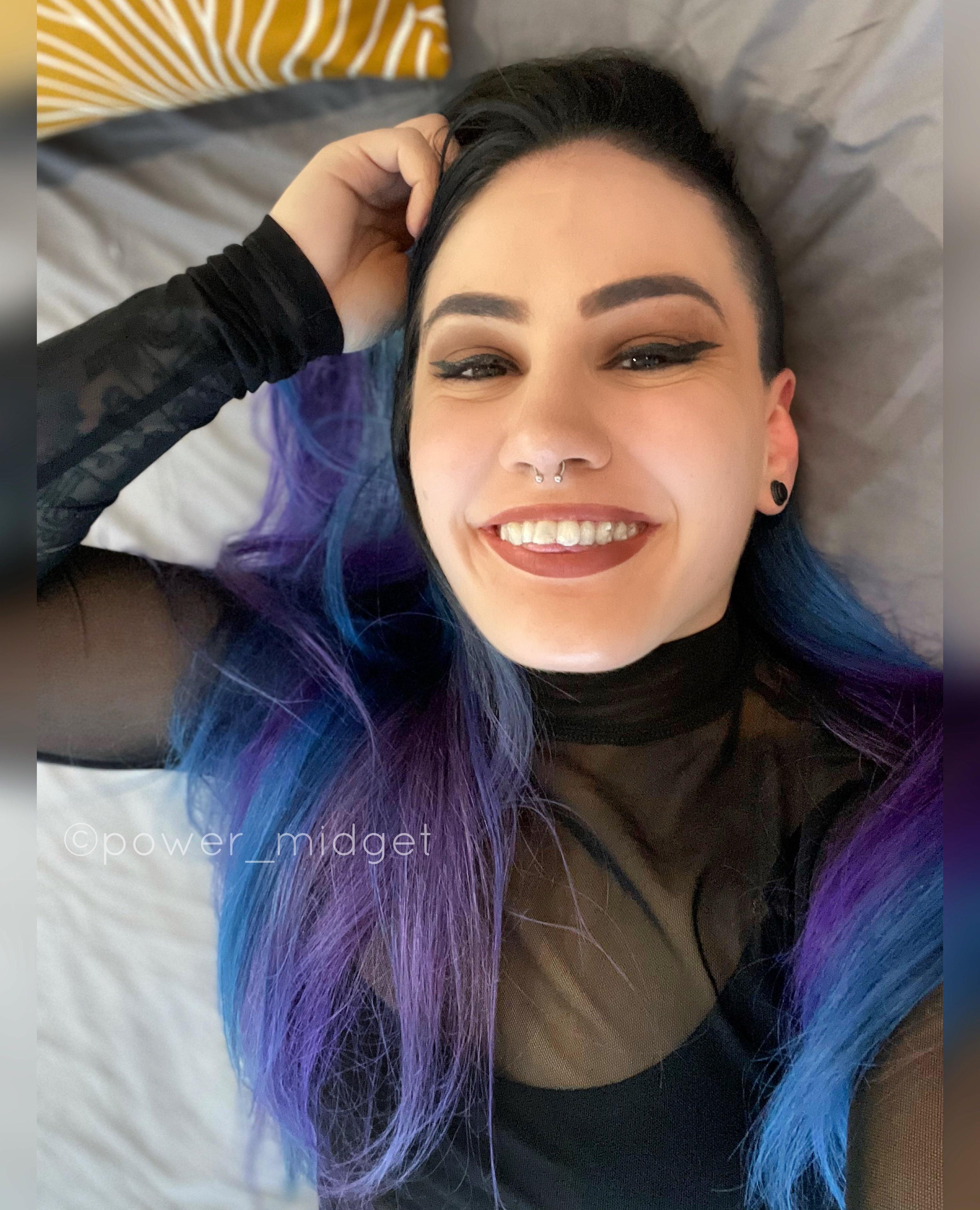 Just a cute selfie 🖤 | Scrolller