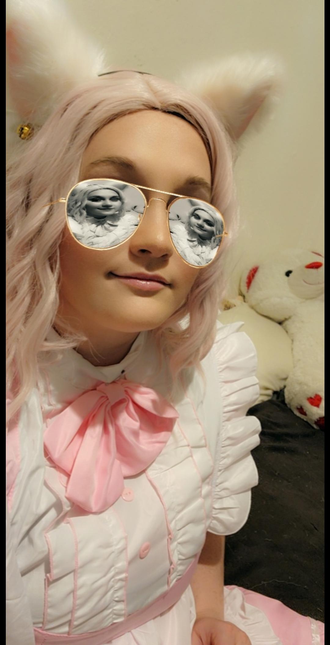 just a girl and her teddy! | Scrolller