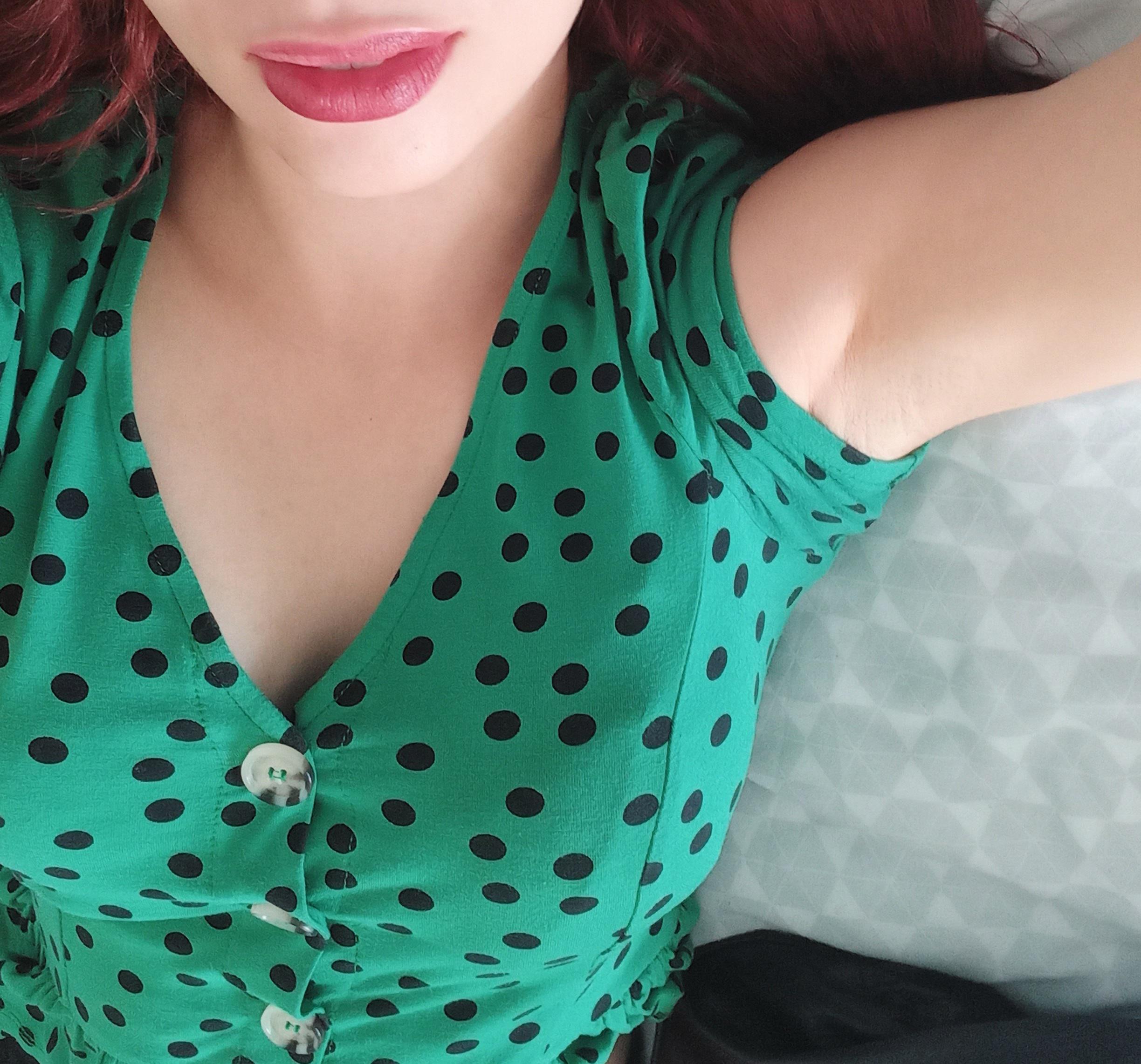 Just a glimpse | Scrolller