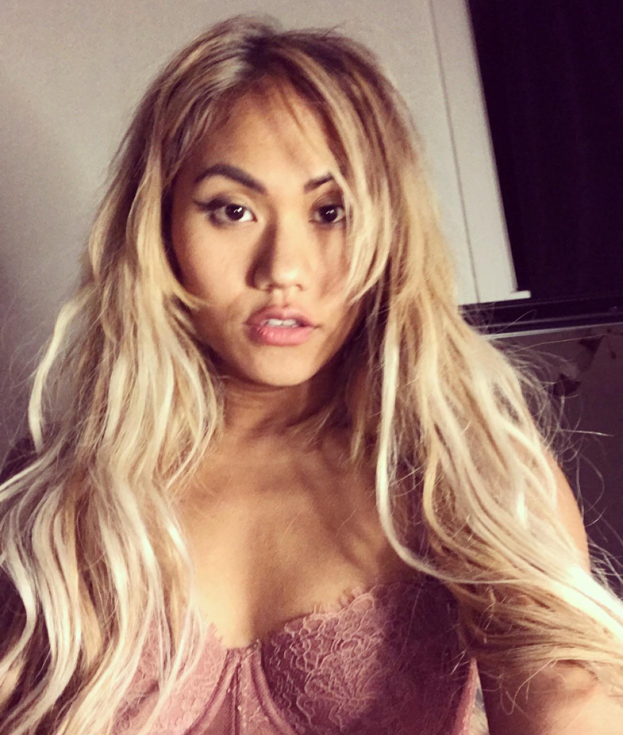 Just kiss me, we can talk later | Scrolller