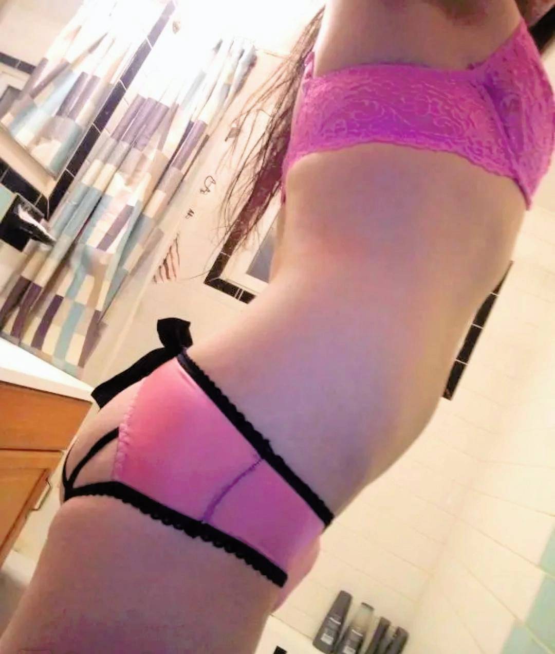 Just wanna be someone's princess 👸 | Scrolller