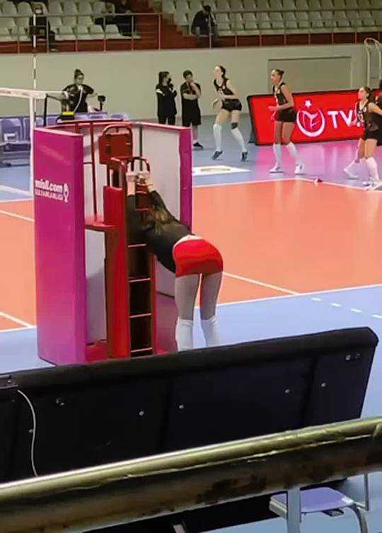 Just warming up | Scrolller