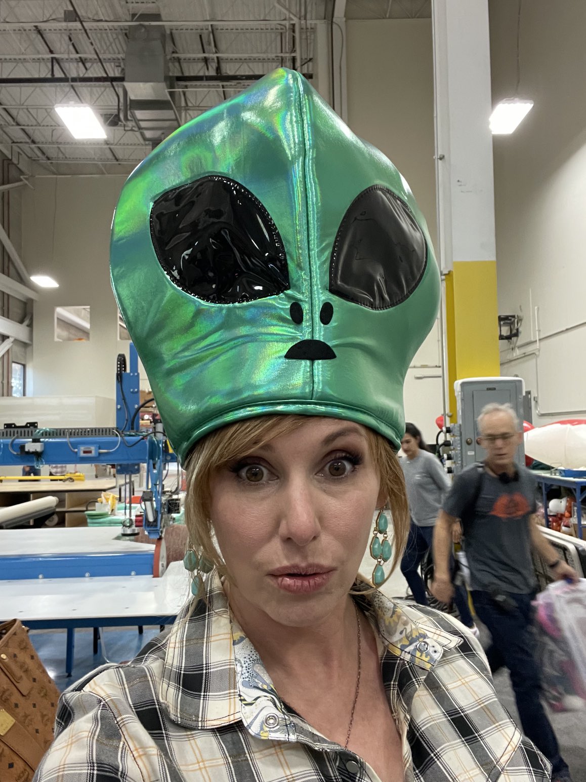 Kari attempts First Contact. XD | Scrolller