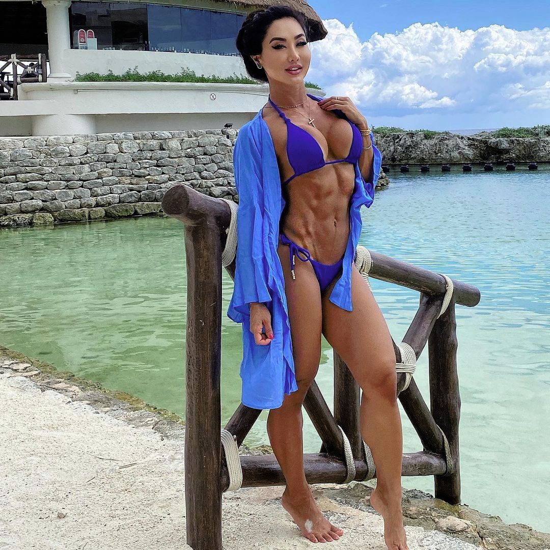 Katia Matsuda | Scrolller