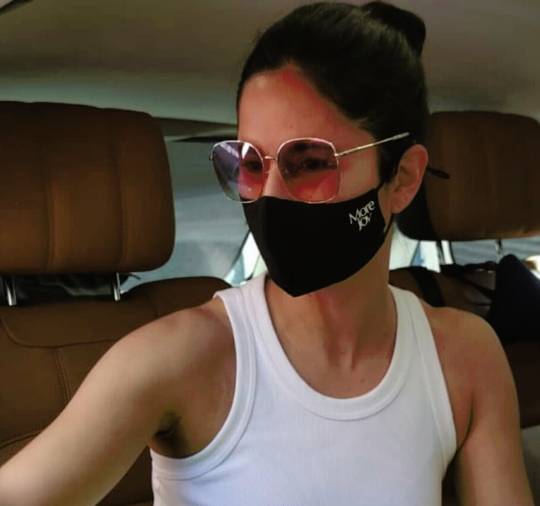 Divyanka Tripathi. Navel and Armpit. Deadly Combination. | Scrolller