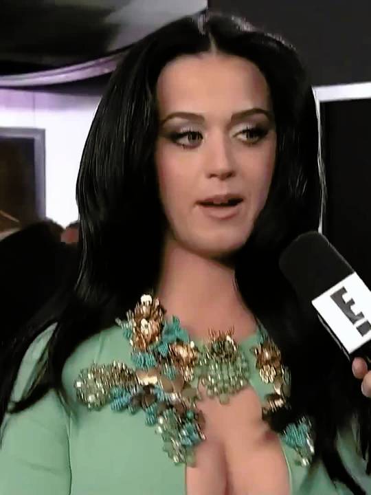 Katy Perry classic green dress | Scrolller Katy Perry classic green dress | Scrolller